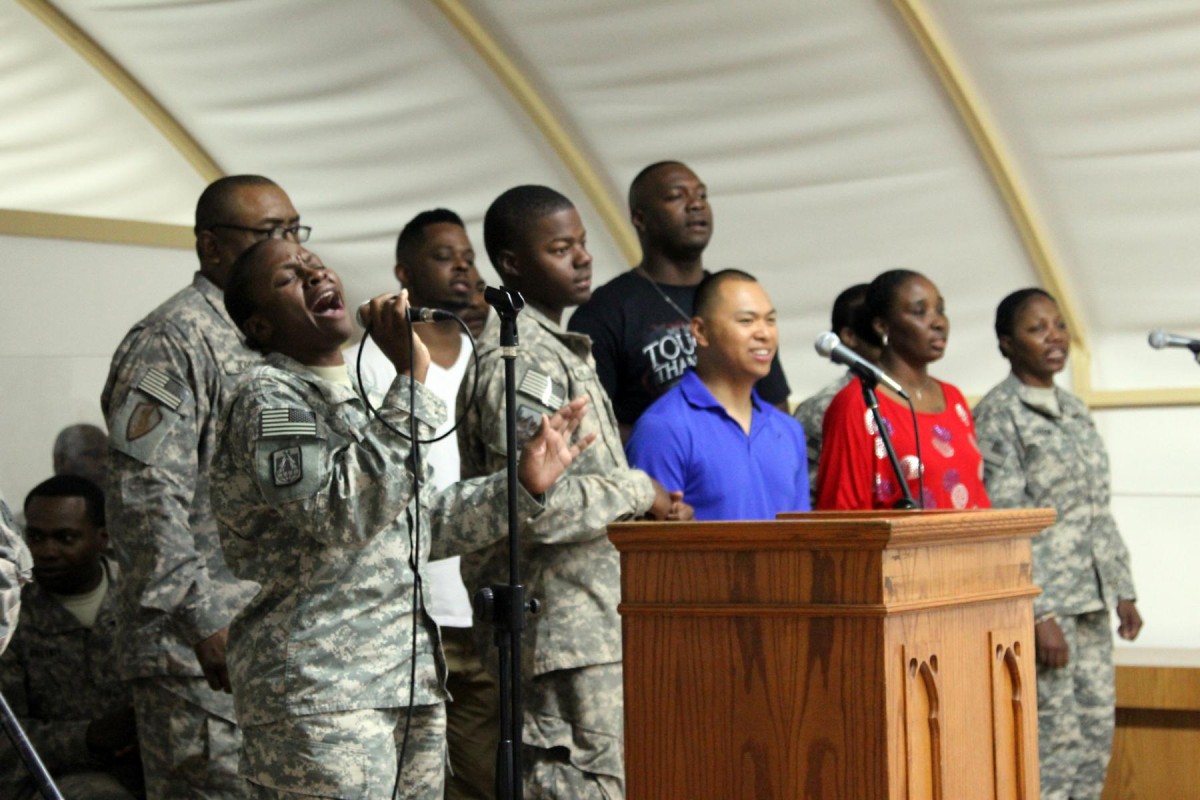Gospel service keeps Soldiers close to God in Kuwait | Article | The ...