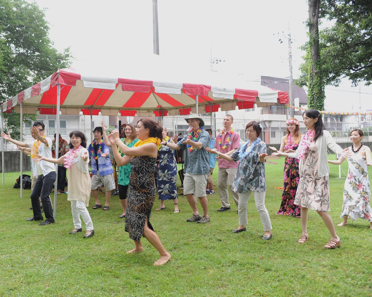 35th CSSB hosts bilateral "Friendship Luau" | Article | The United ...