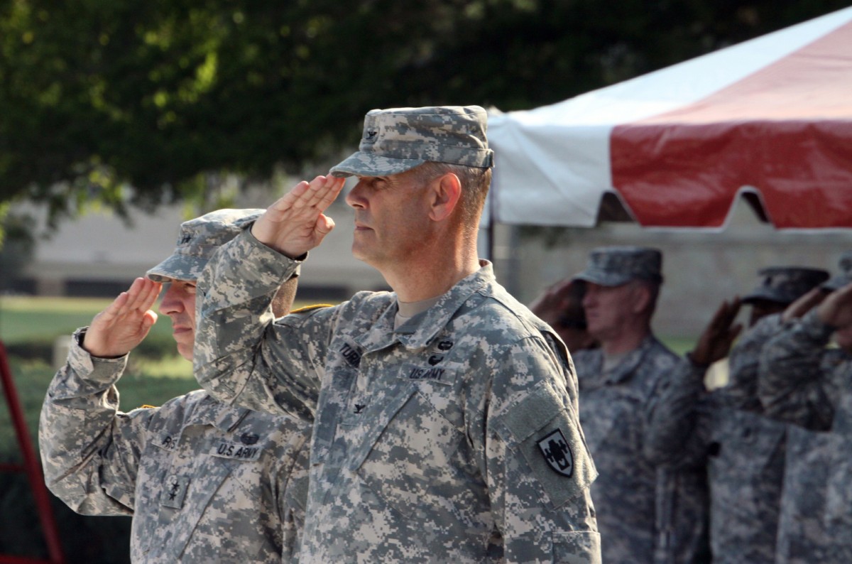 Fires Center of Excellence honors new Field Artillery commandant ...