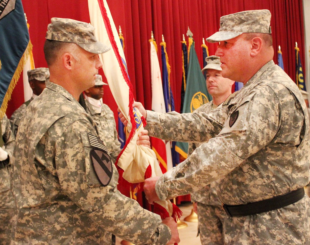 402nd AFSB receives new leadership in Kuwait | Article | The United ...