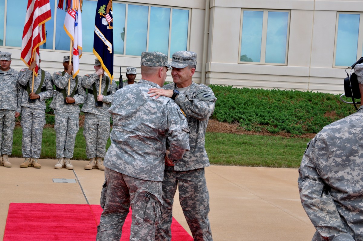 Milley takes FORSCOM colors, Allyn departs Fort Bragg to become Army ...