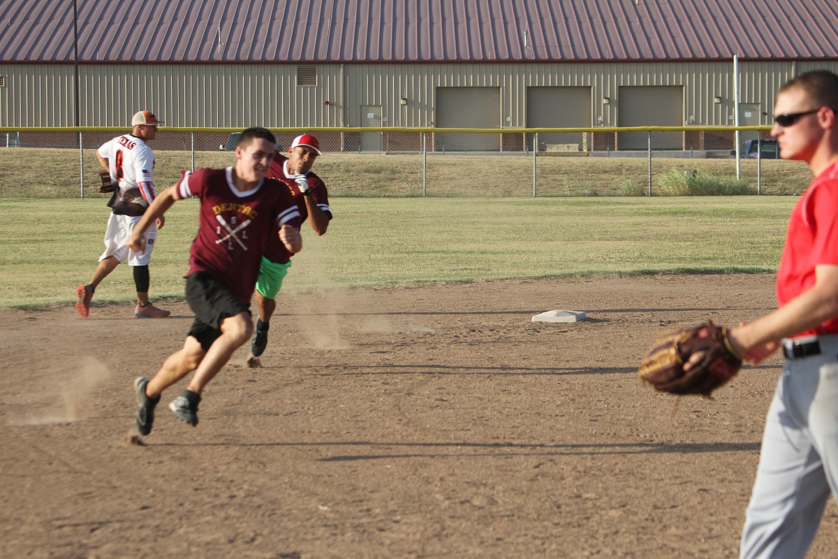 DENTAC snags intramural softball crown | Article | The United States Army