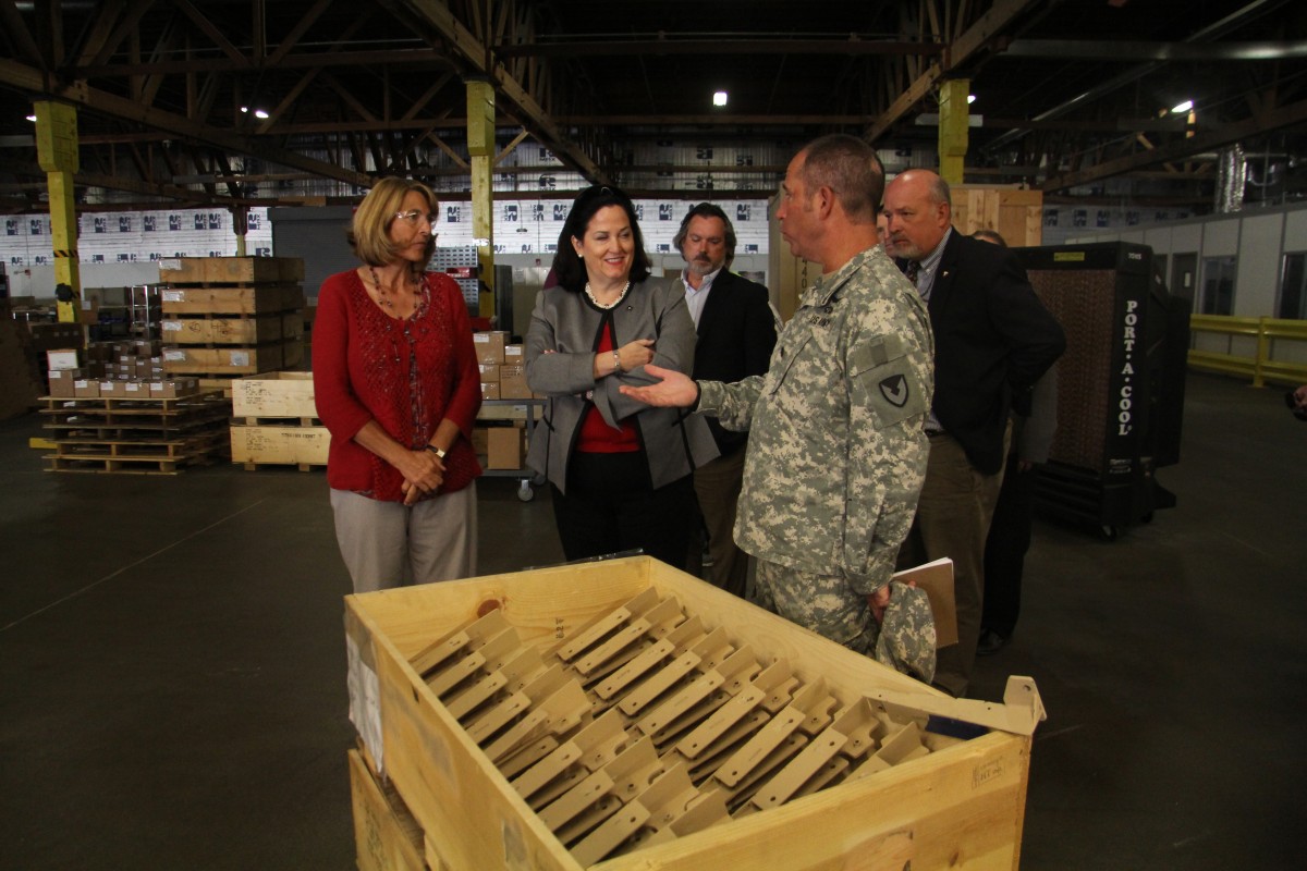 Hammack tours SIAD operations | Article | The United States Army