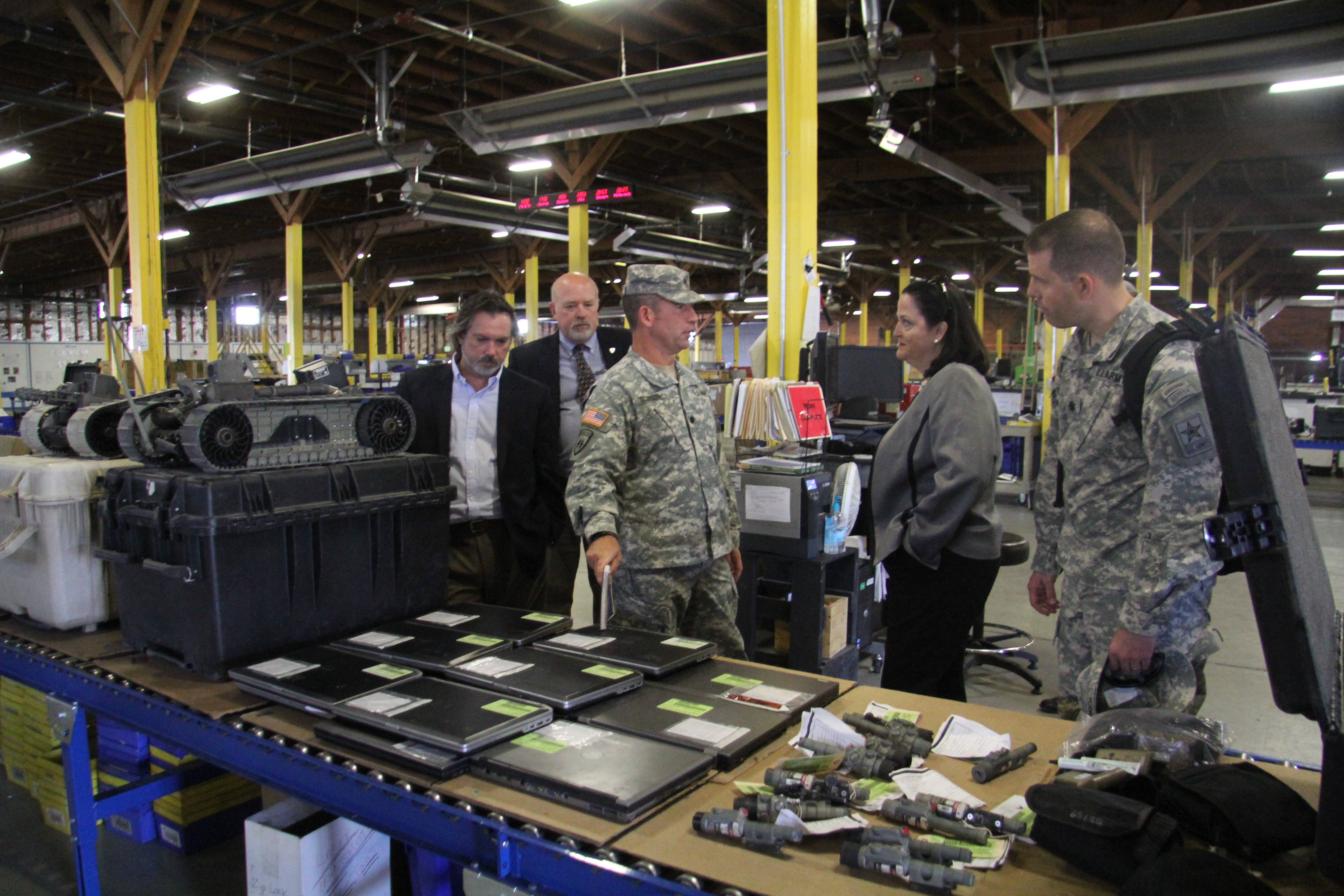 Hammack tours SIAD operations | Article | The United States Army