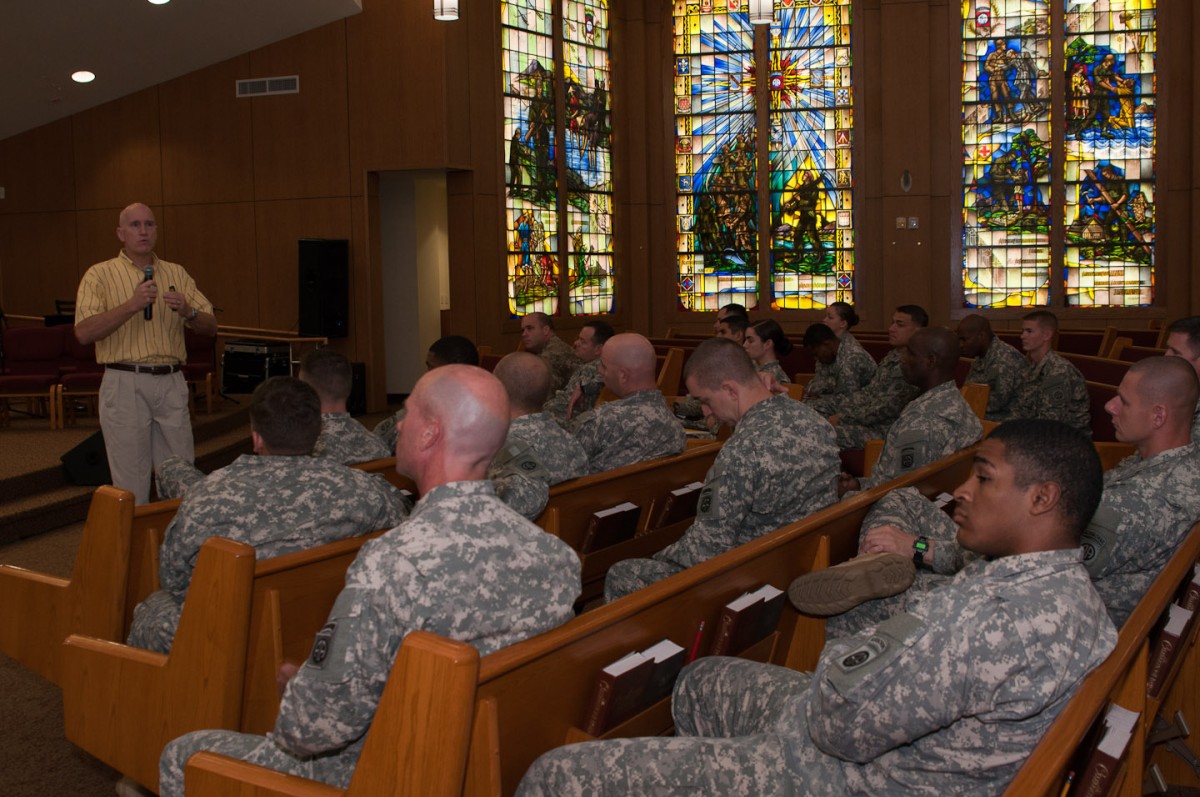 Unit ministry teams train to combat Paratrooper suicide | Article | The ...