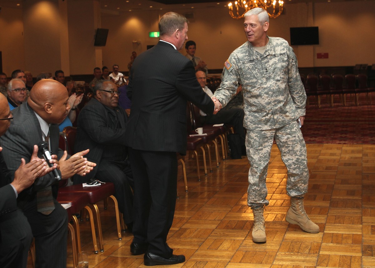 Former SMA visits Camp Zama, speaks at resiliency seminar, fair ...