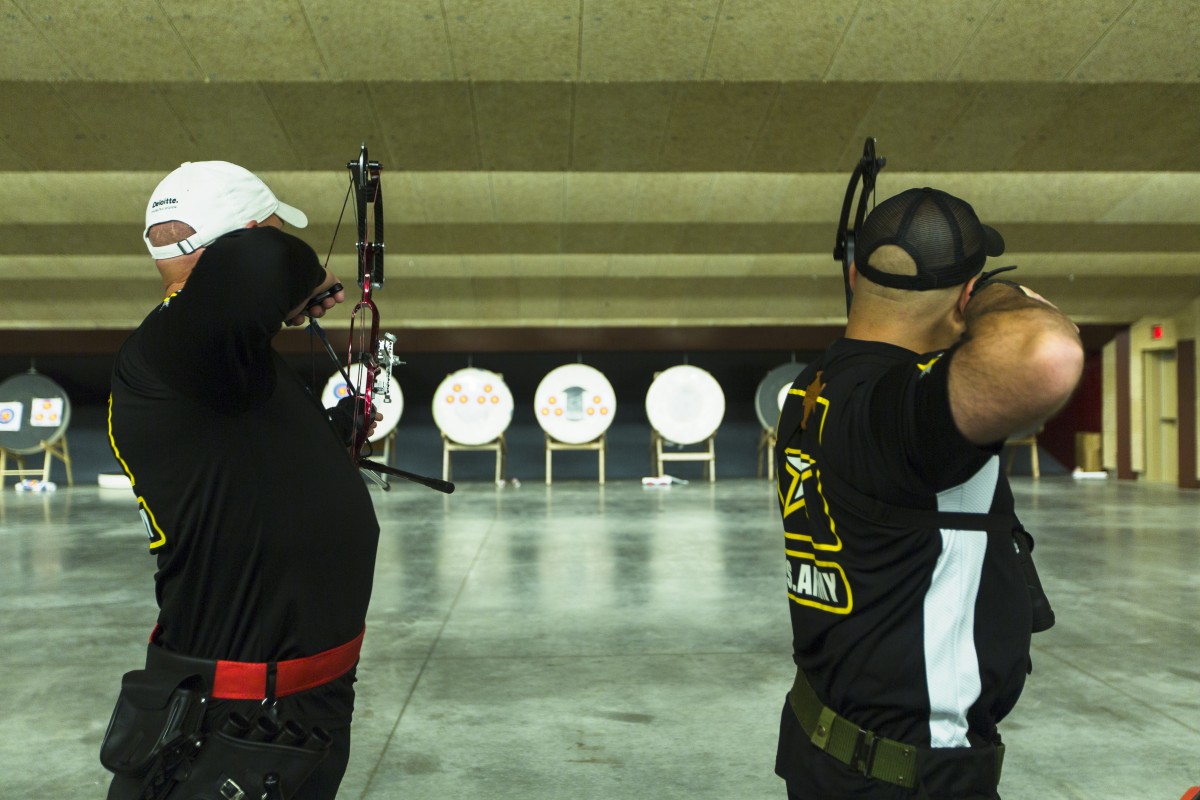 Team Army practices archery for the 2014 Warrior Games at Fort Carson ...