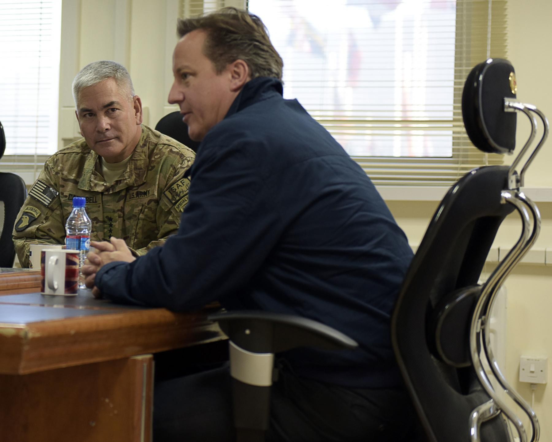 COMISAF meets with UK Prime Minister David Cameron on Kabul visit ... COMISAF meets with UK Prime Minister David Cameron on Kabul visit ...