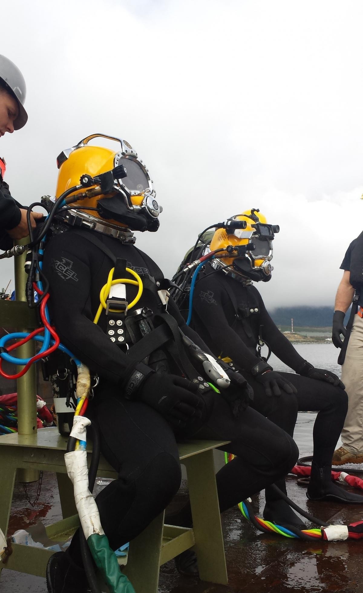 Hawaii-based Army divers repair breakwaters in cold Alaskan waters ...