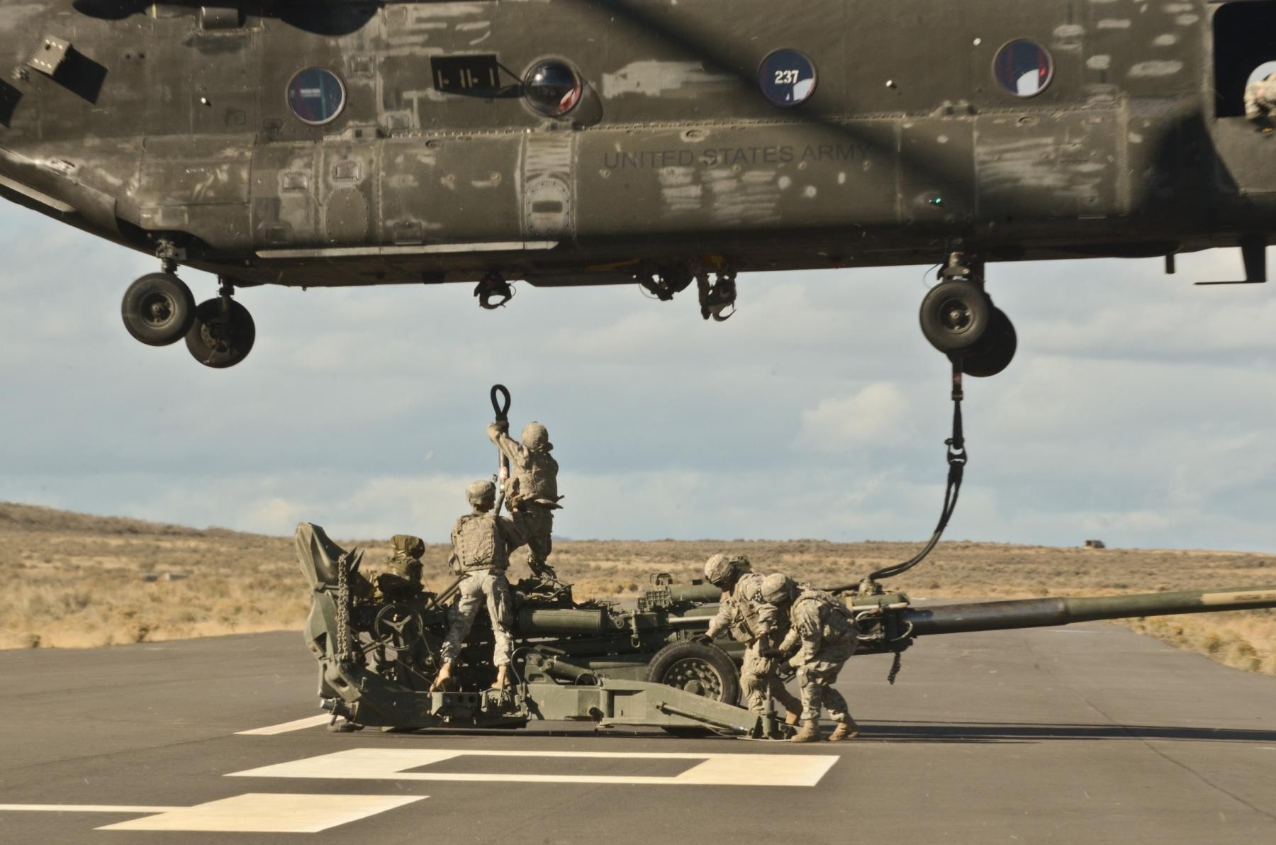 Arrowhead howitzers, crews take to the sky at Yakima | Article | The ...
