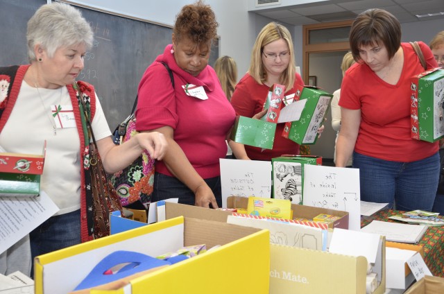 PWOC makes holiday wishes come true | Article | The United States Army
