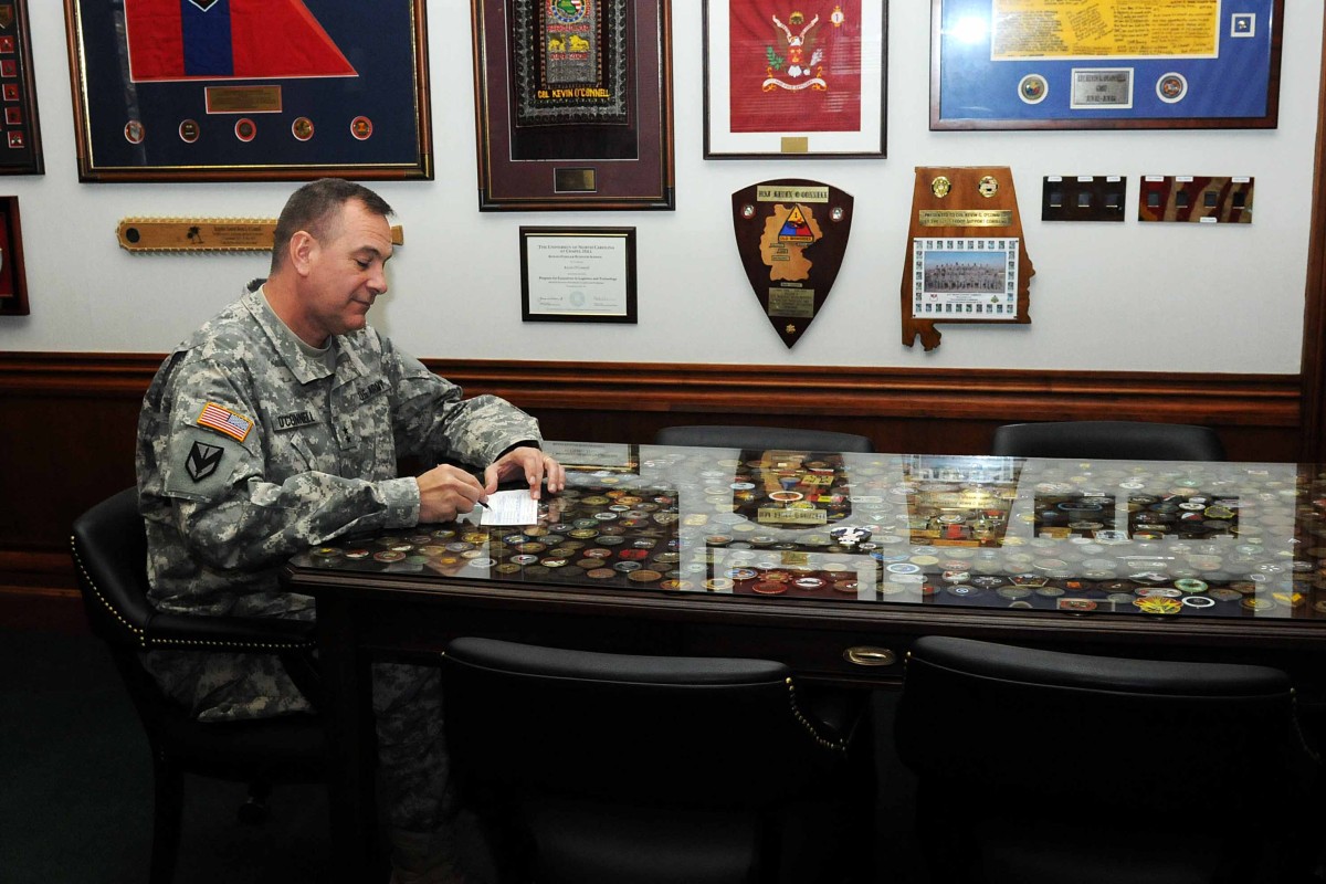 ASC CG donates to CFC | Article | The United States Army