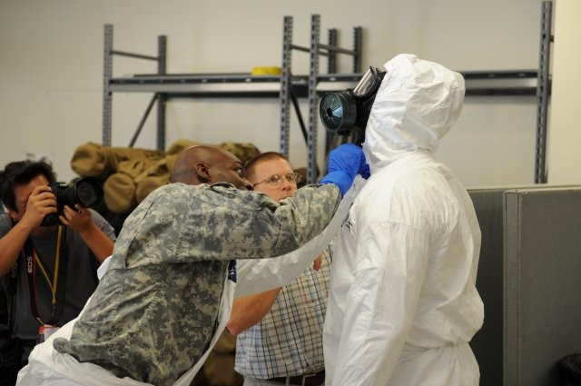 USAMRIID Provides Personal Protective Equipment Training to Deploying ...