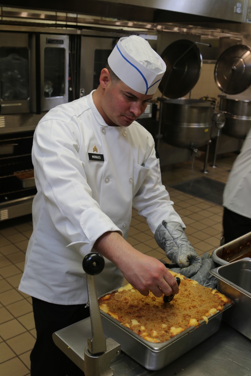 Cooks showcase talents for holiday meal | Article | The United States Army