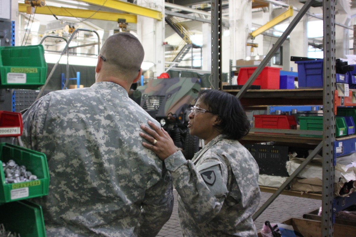 TACOM commanding general visits RIA-JMTC | Article | The United States Army