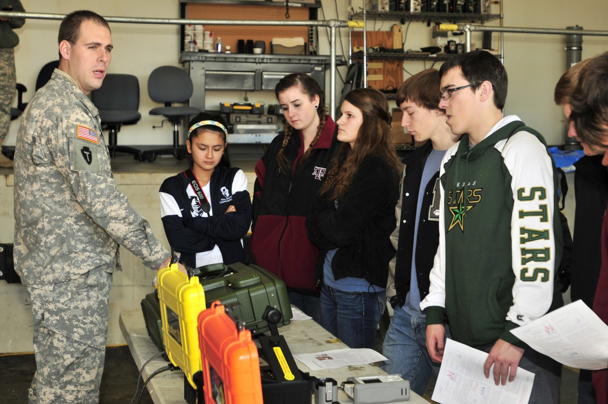 Guardsmen demonstrate new side of chemistry for students | Article ...