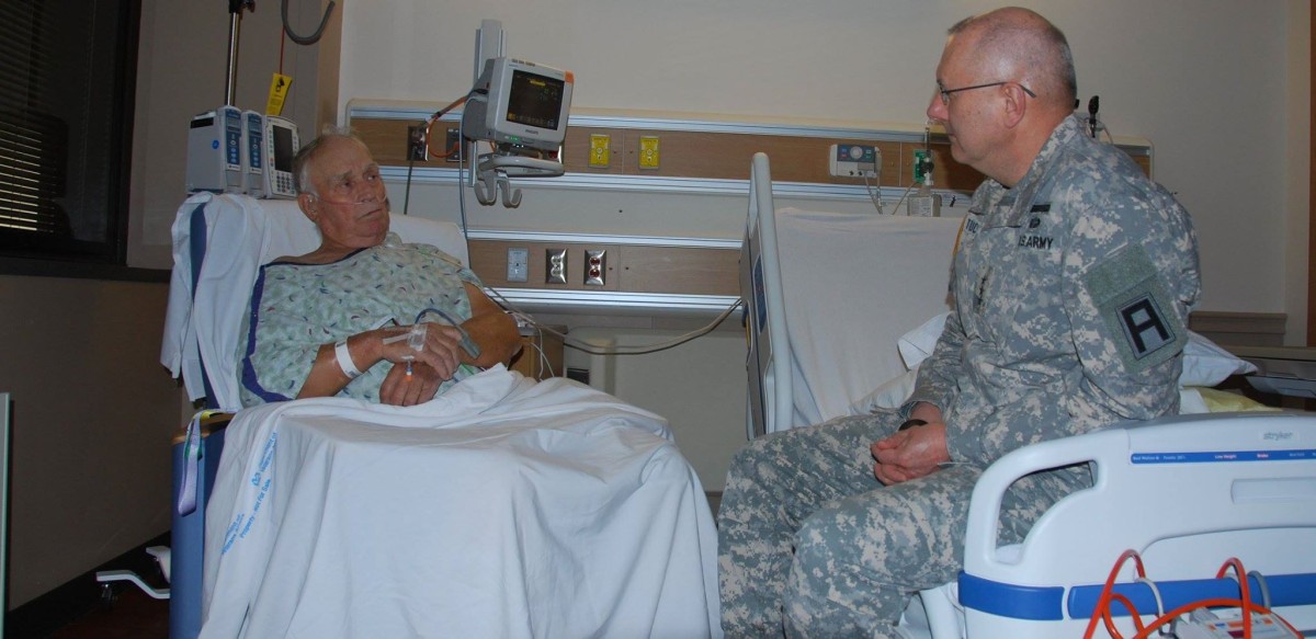 First Army's commander visits veterans at Iowa City VA Medical Center ...