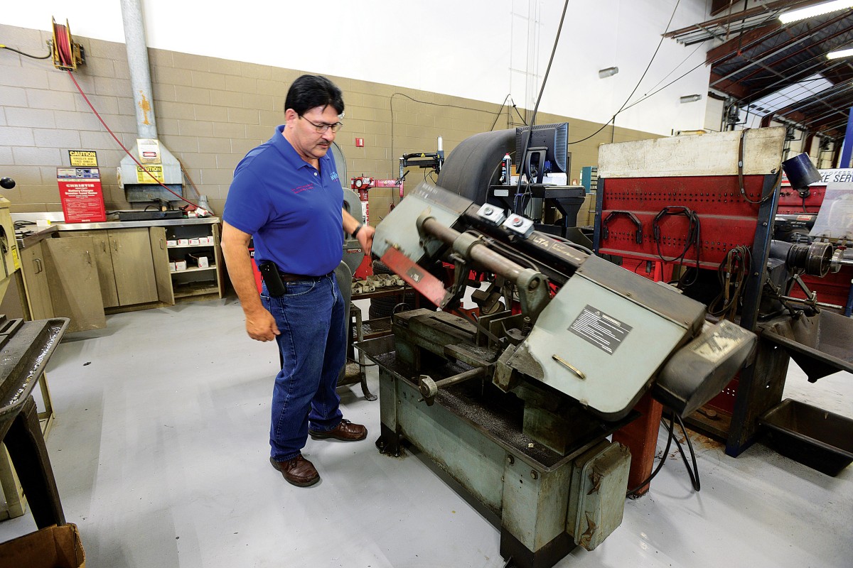 Auto Skills Center offers Soldiers hub for mechanic work | Article ...