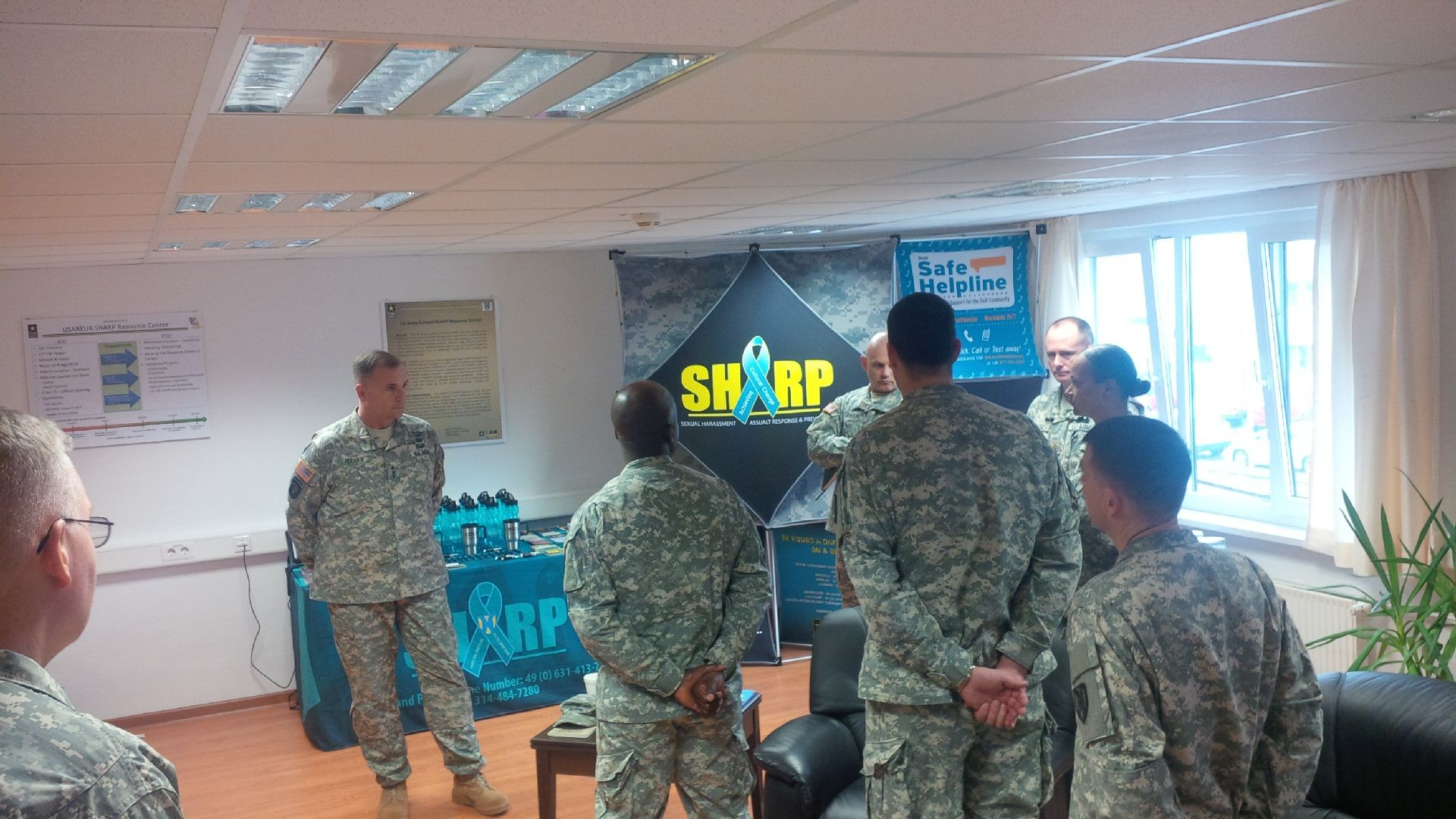 Army Europe commander visits Kaiserslautern military community ...