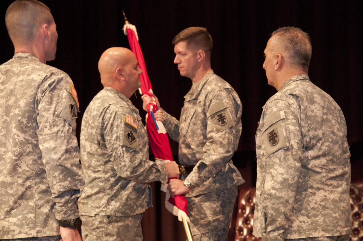 Castelveter assumes responsibility of 412th TEC | Article | The United ...