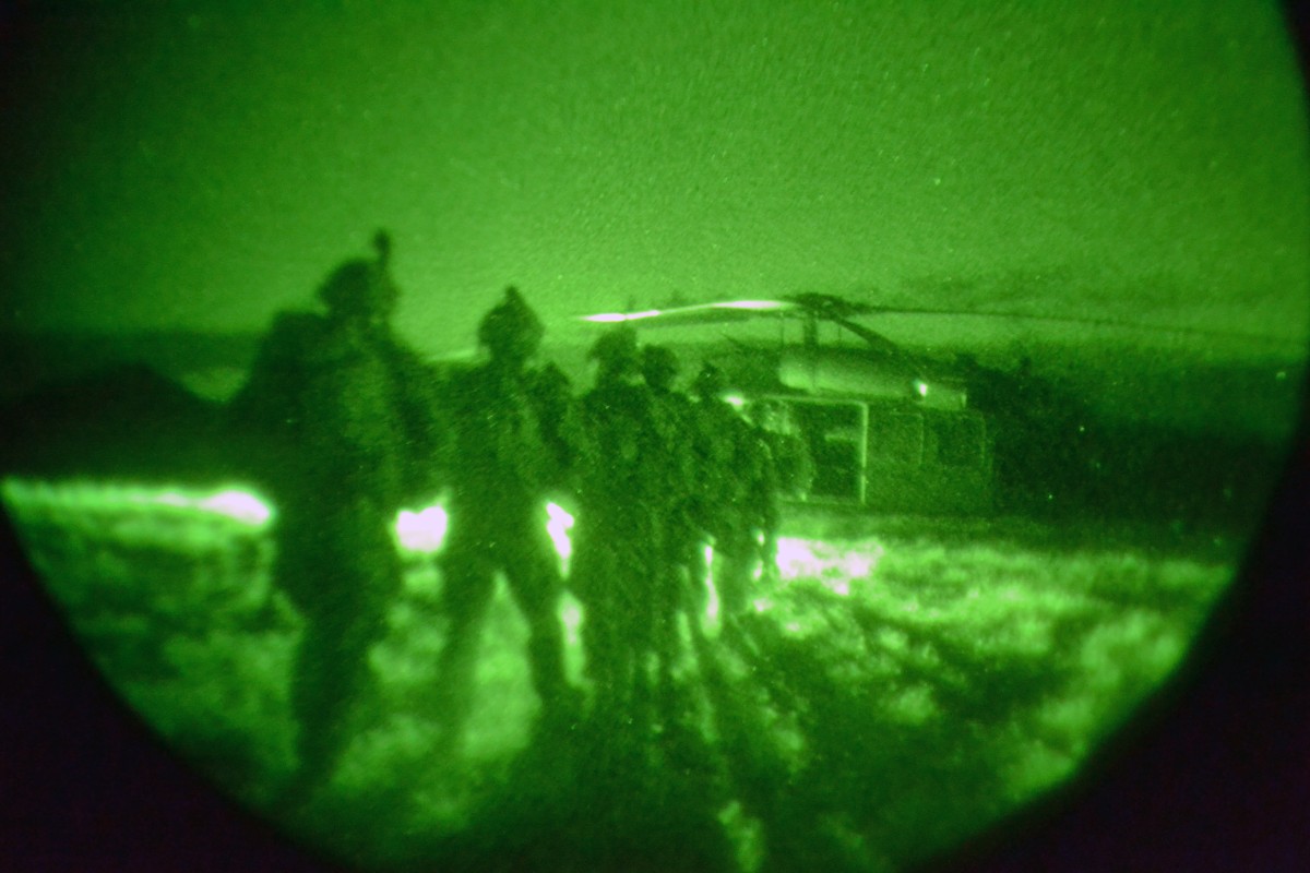 Lighting up the Dark: Nighttime Air Assault | Article | The United ...