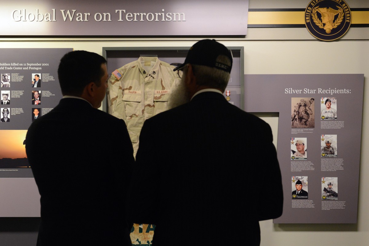 Army Reserve dedicates permanent exhibit at Pentagon | Article | The ...