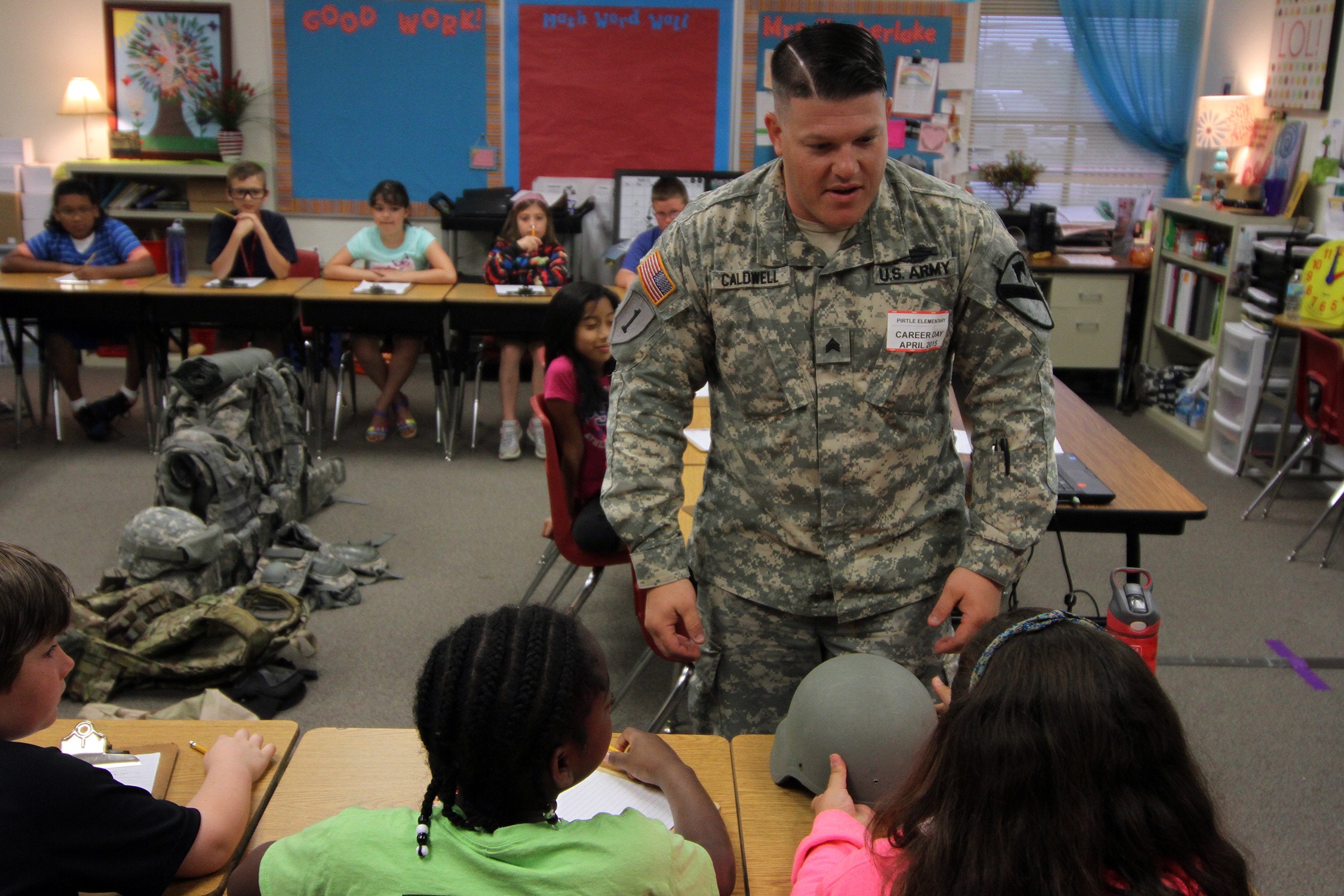 Temple elementary students get glimpse into Army jobs | Article | The ...