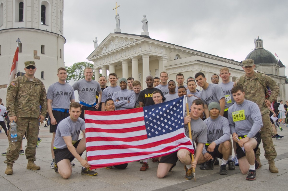 Team Eagle runs for the glory | Article | The United States Army