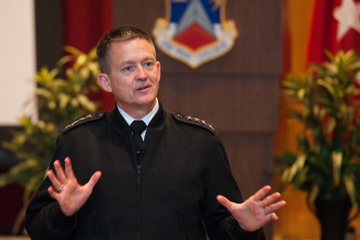 Gen. Allyn addresses AWC students | Article | The United States Army