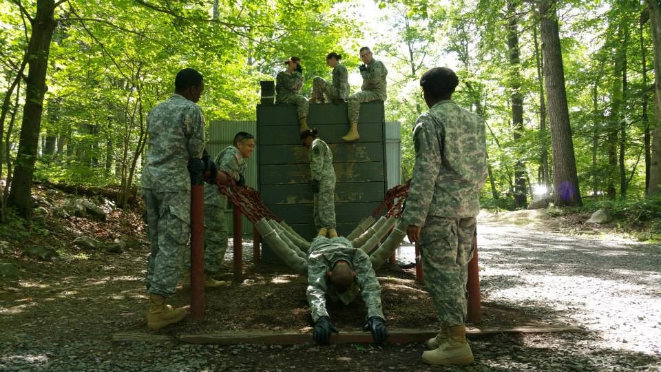 Operating Room Soldiers test teambuilding skills | Article | The United ...