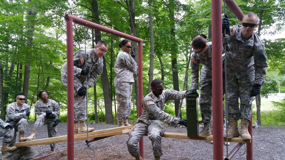 Operating Room Soldiers test teambuilding skills | Article | The United ...