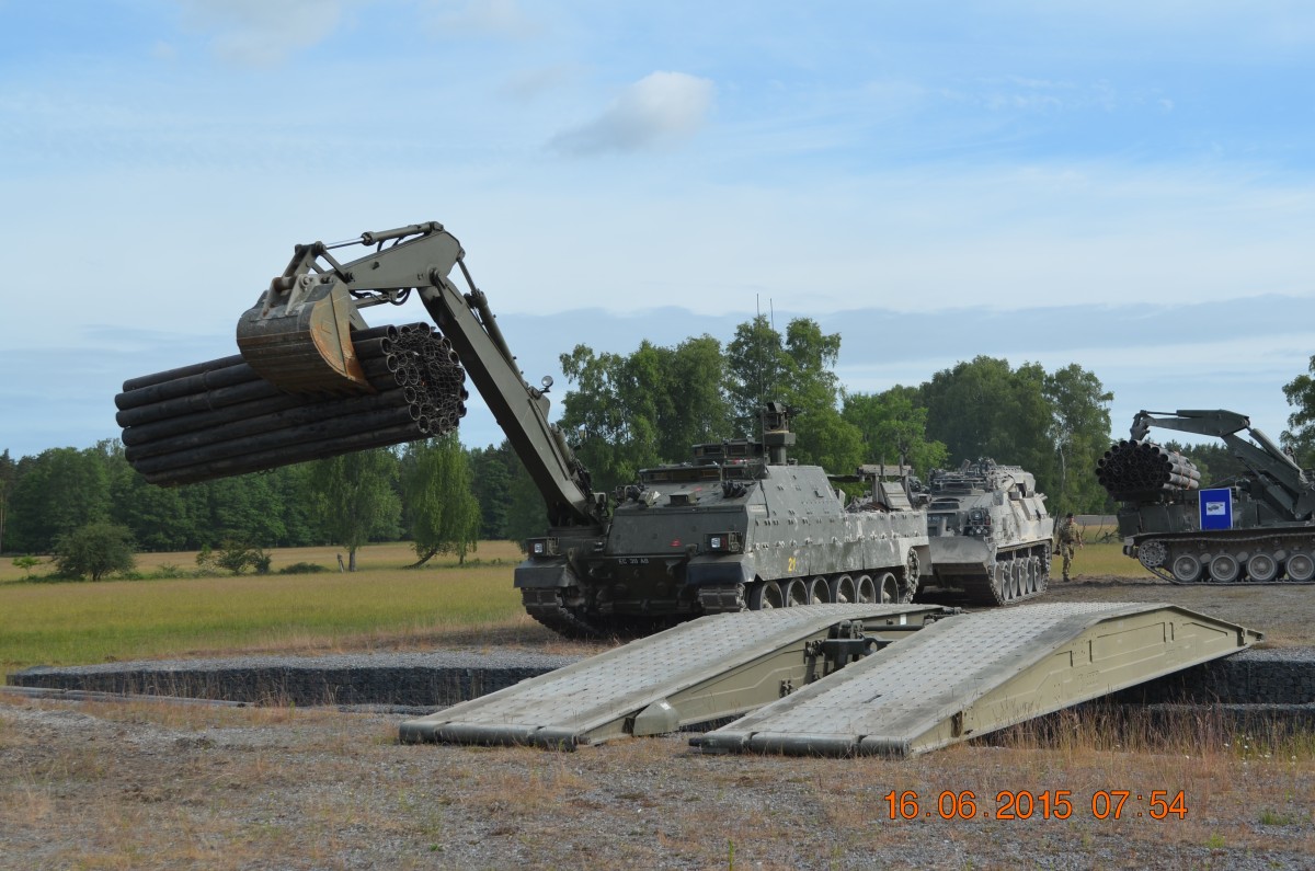 British, German Army engineers work together to demonstrate allied ...