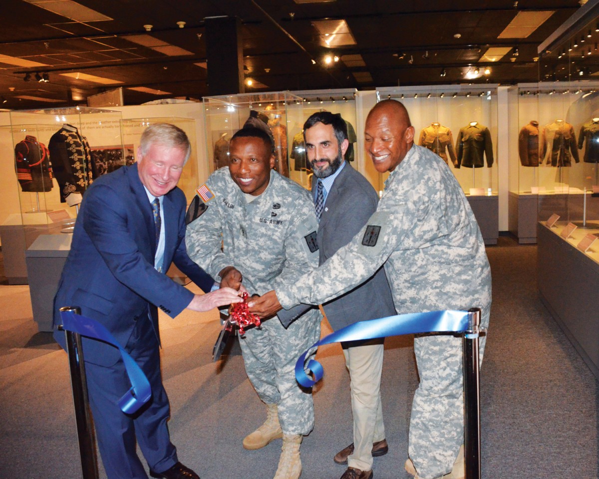 Museum exhibit examines U.S. Army uniforms | Article | The United ...