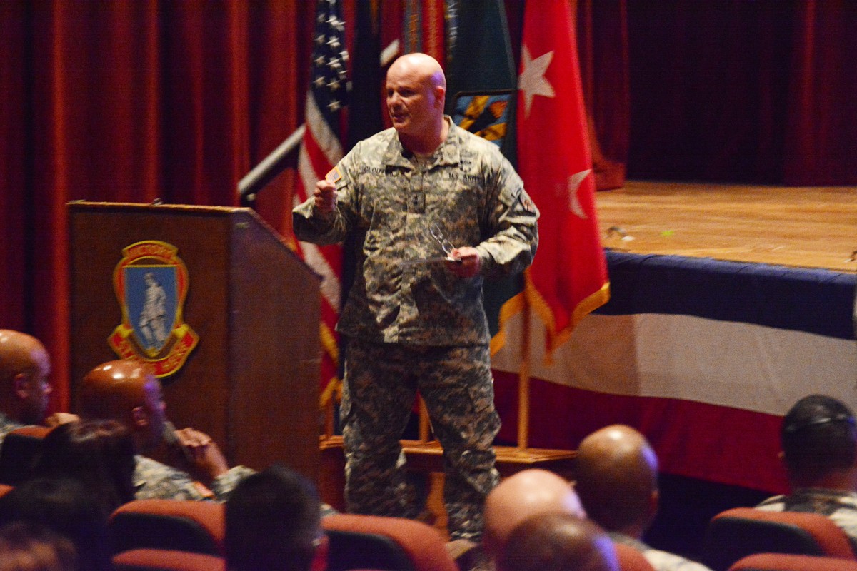 Cloutier urges civilians to focus on excellence | Article | The United ...