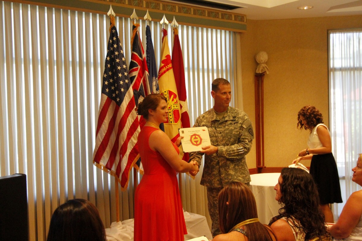 Volunteer dedicates more than 360 hours to deployed troops | Article ...