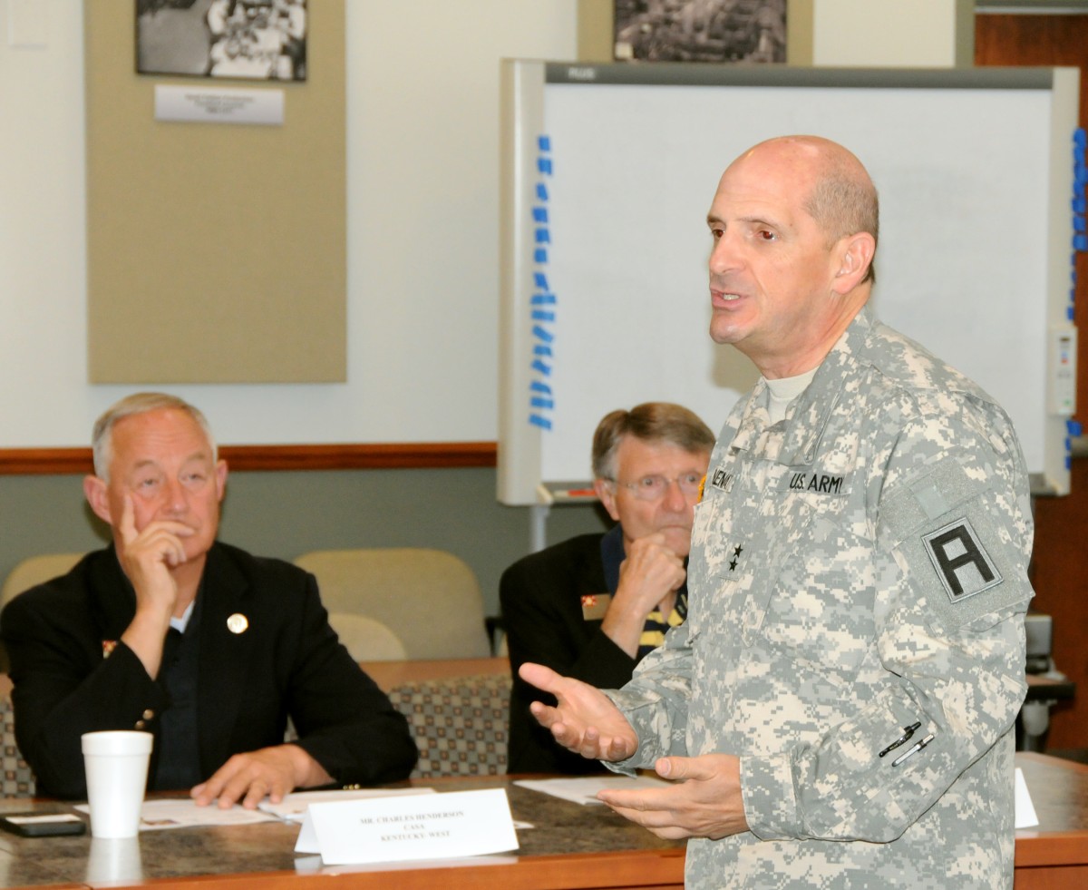 Deputy commanding general talks First Army mission with civilian aides ...