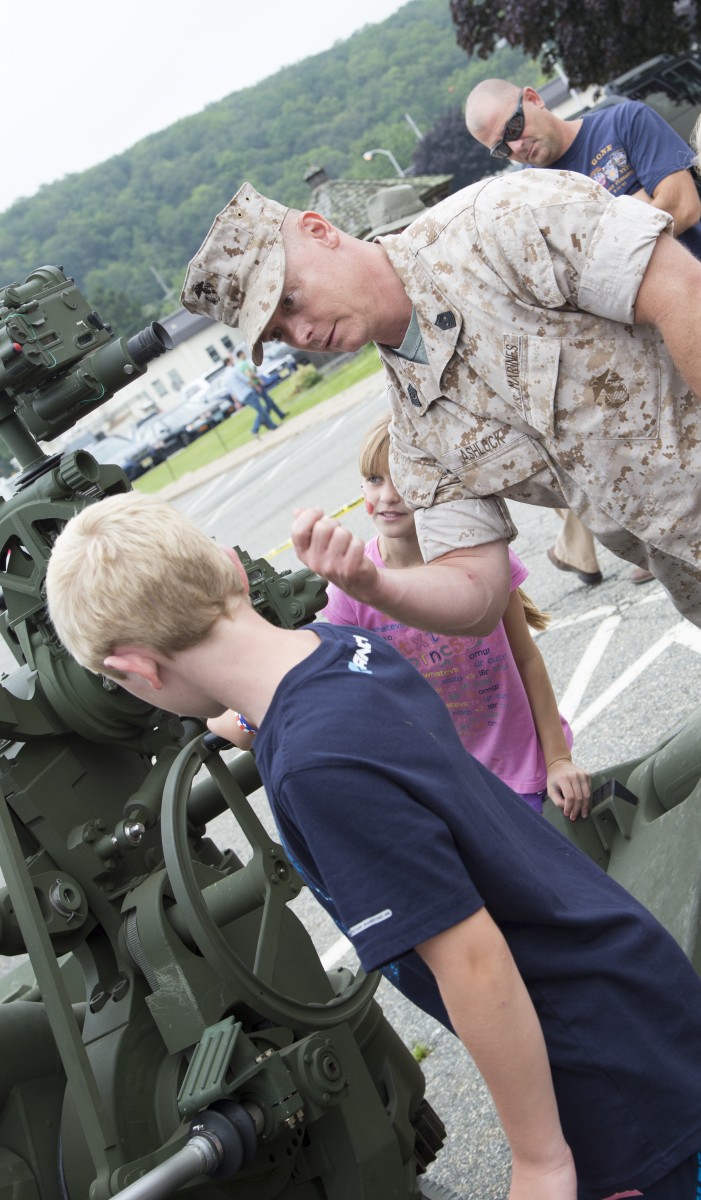 NCO lends PM TAS his cannoneer expertise | Article | The United States Army