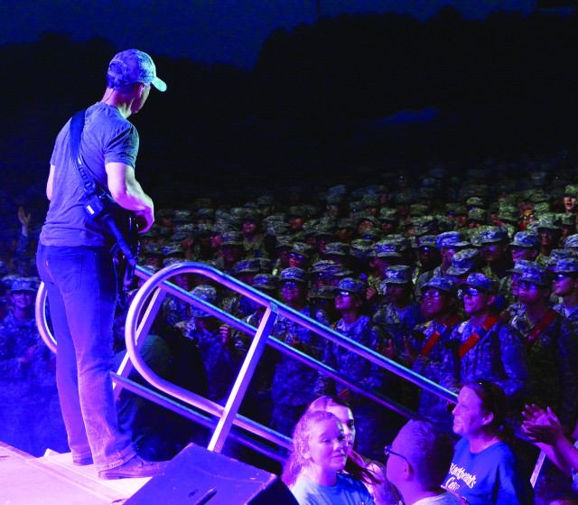 Honor, Gratitude, Rock 'n' Roll - Gary Sinise brings the Lt. Dan Band ...