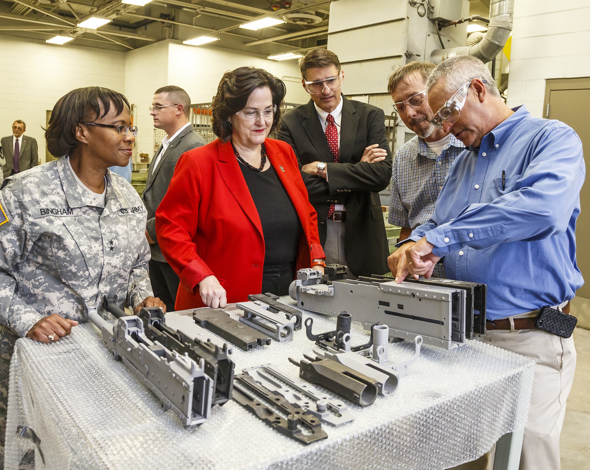 Hammack, Bingham tour ANAD | Article | The United States Army