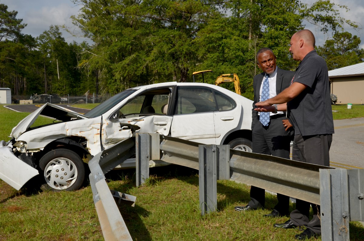 USACRC hosts Army leader | Article | The United States Army
