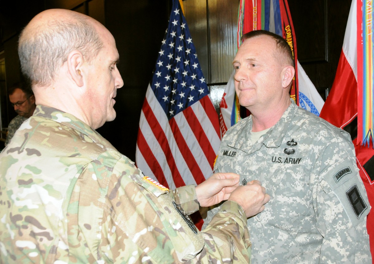First Army soldier pins on sergeant major rank | Article | The United ...