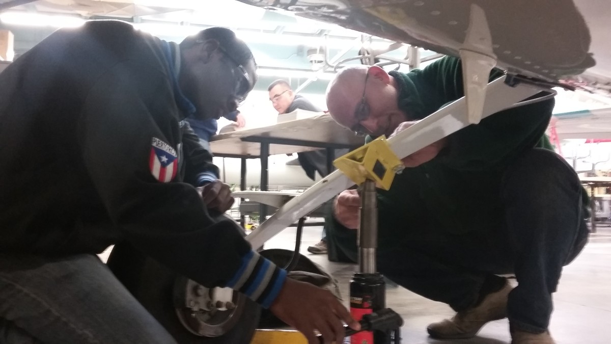 Military aviators take off using first AMT course | Article | The ...