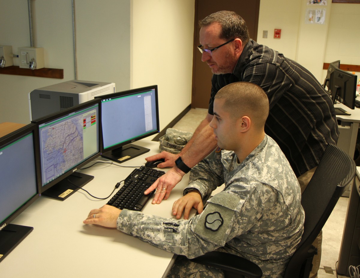 19th ESC Soldiers Master the Command Post of the Future | Article | The ...