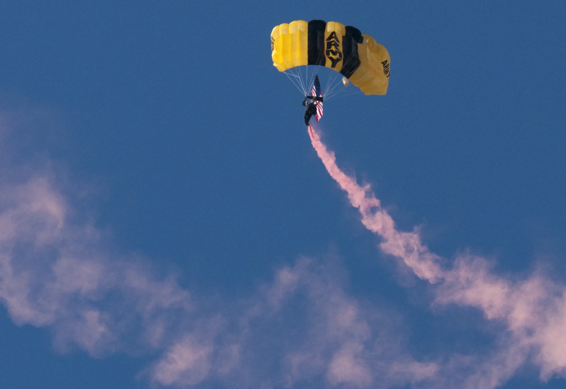 Army Golden Knights float to San Antonio for Army All-American Bowl ...