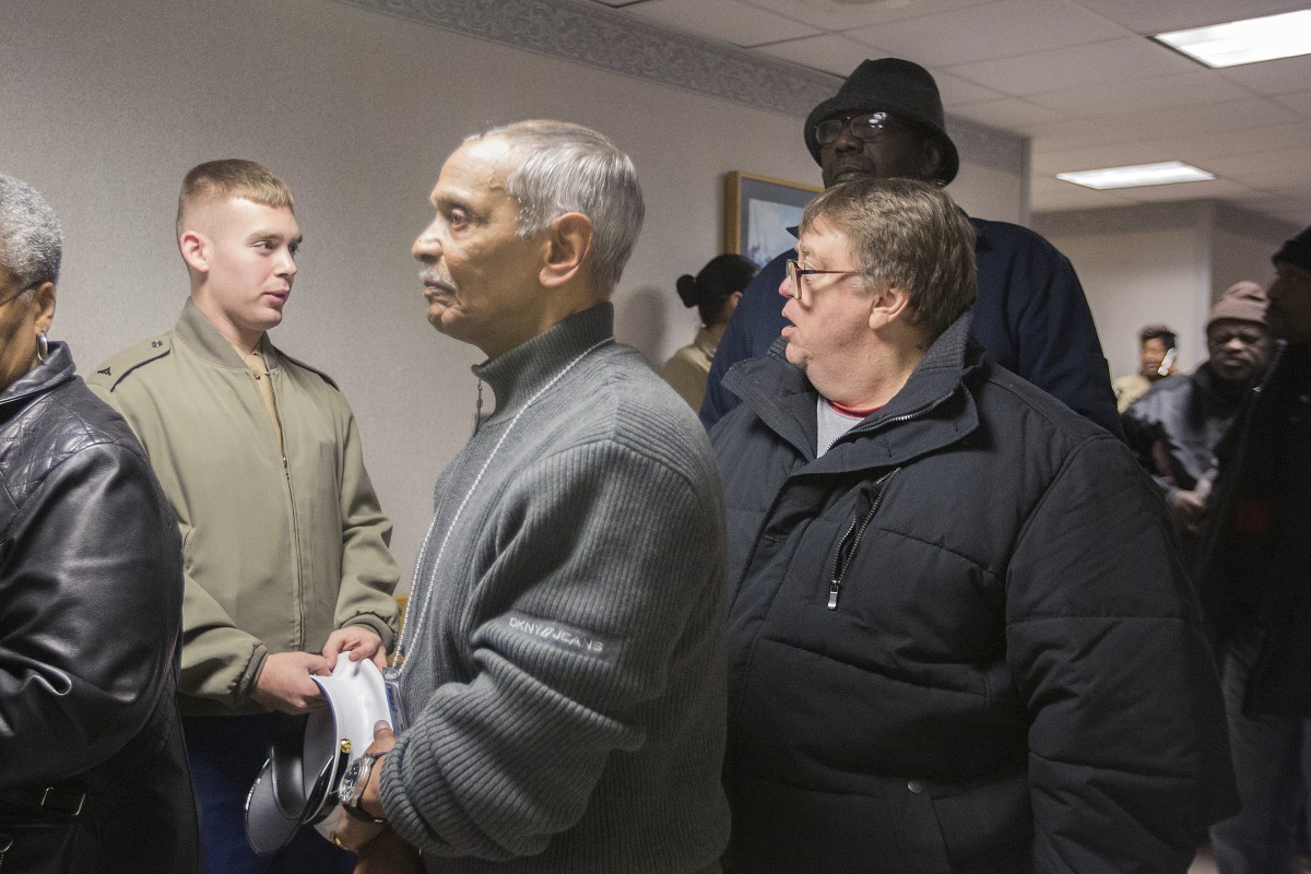 A helping hand: Local Marines volunteer to assist homeless veterans ...