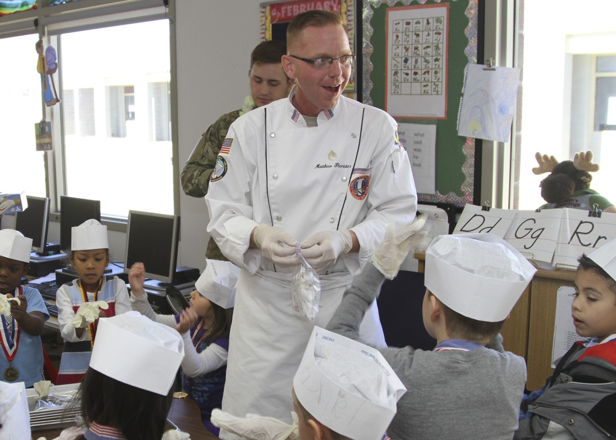 Army chef serves up dirt and worms | Article | The United States Army