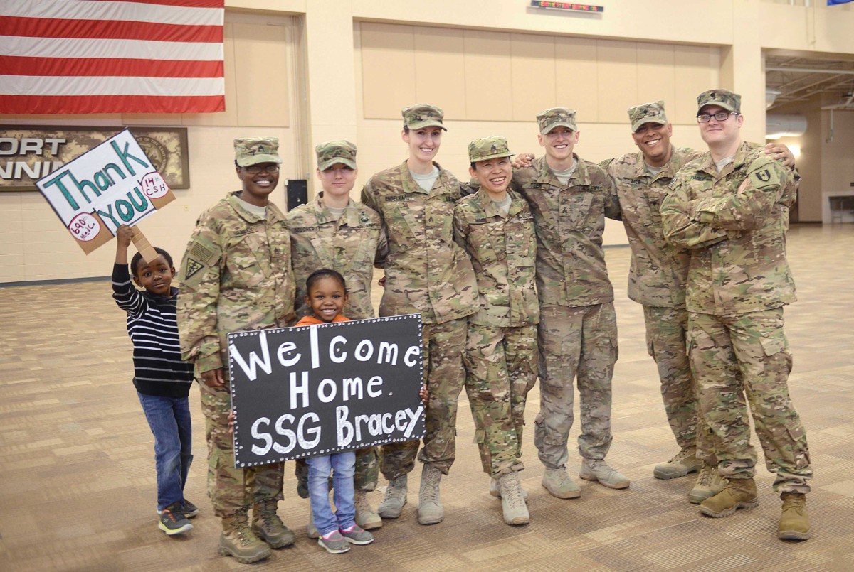 Soldiers return home - Medics with the 14th Combat Support Hospital ...