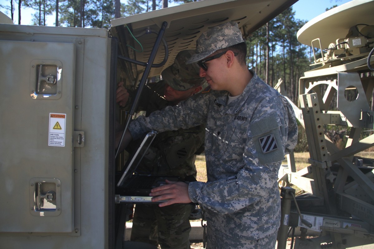 Cobra Company ensures commo readiness | Article | The United States Army