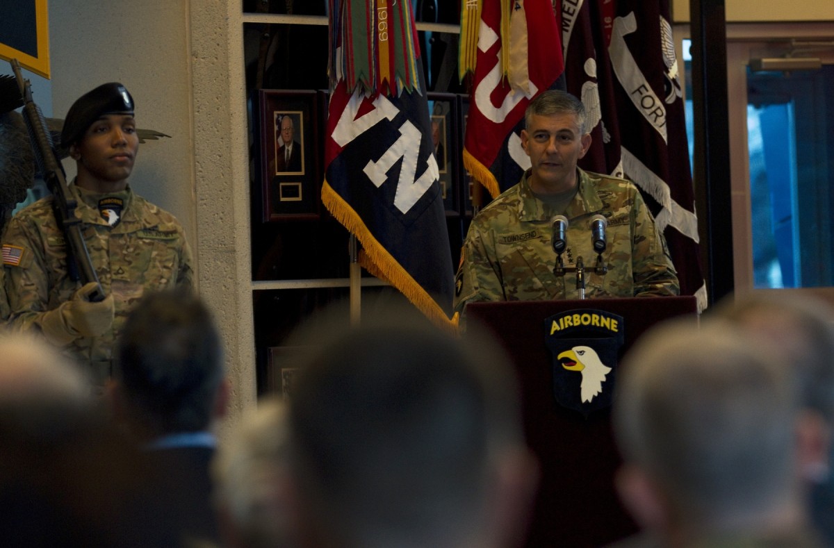 101st cases colors, looks to Iraq mission | Article | The United States ...