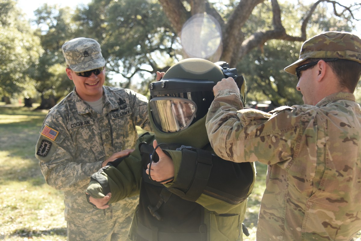 Texas Guard welcomes theater students for research tour | Article | The ...